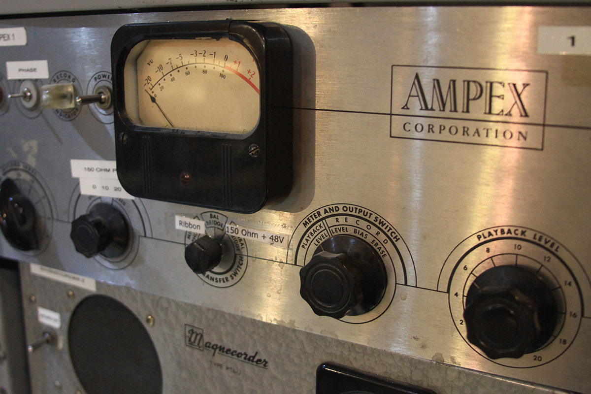Trout Recording - AMPEX 350 Mic Preamp